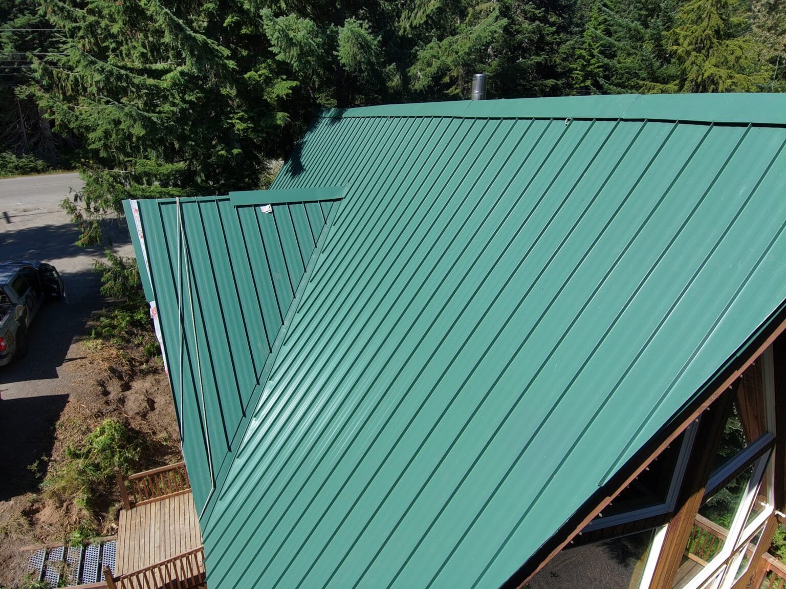Best Roof Color Options for Modern Homes